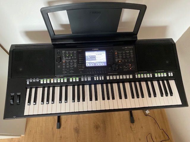 Keyboard Yamaha PSR-S750 (Gebraucht) in Zeiningen für CHF 505 – nur ...