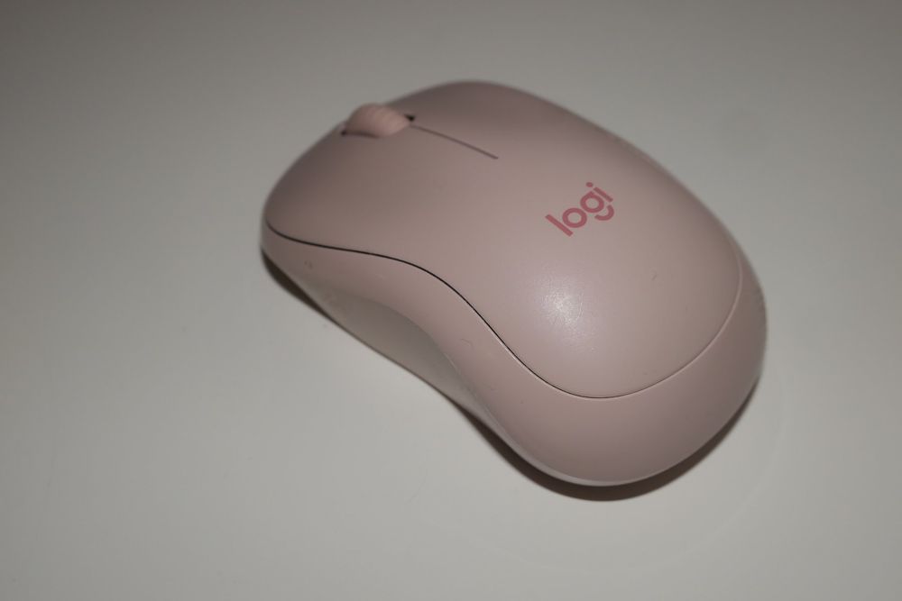 Logitech Maus, pink M220 (Gebraucht) in Niedergösgen für CHF 1 – mit ...