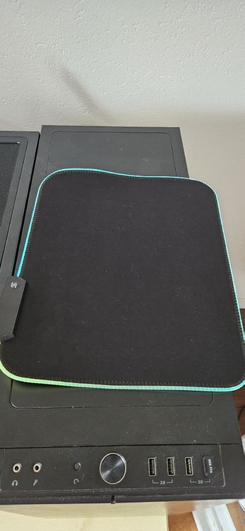 RGB Mouspad (Neu (gemäss Beschreibung)) in Wettingen für CHF 5 – mit ...