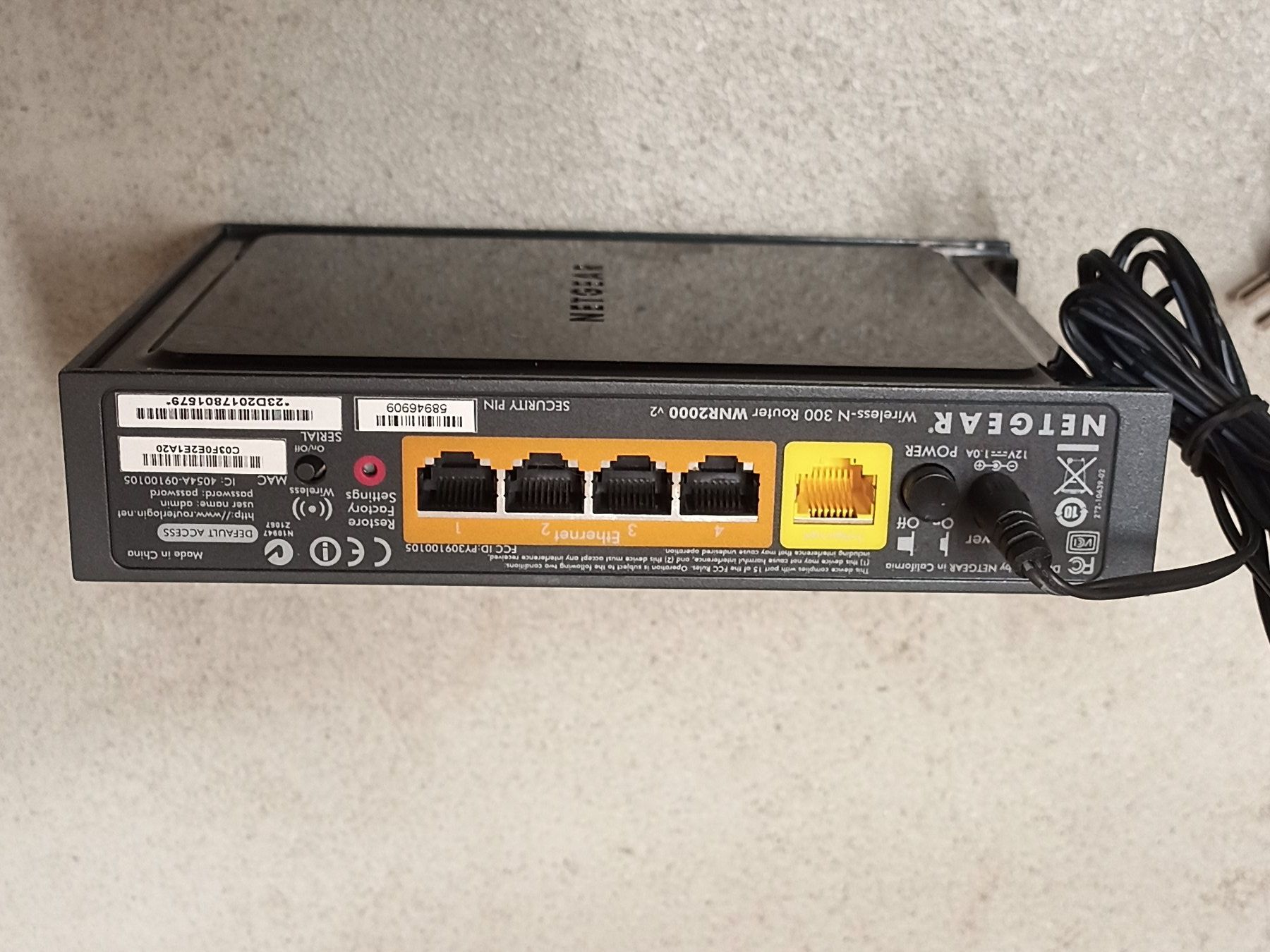 Netgear Wireless-N 300 Router WNR2000v2, Top Zustand! (Gebraucht) in ...