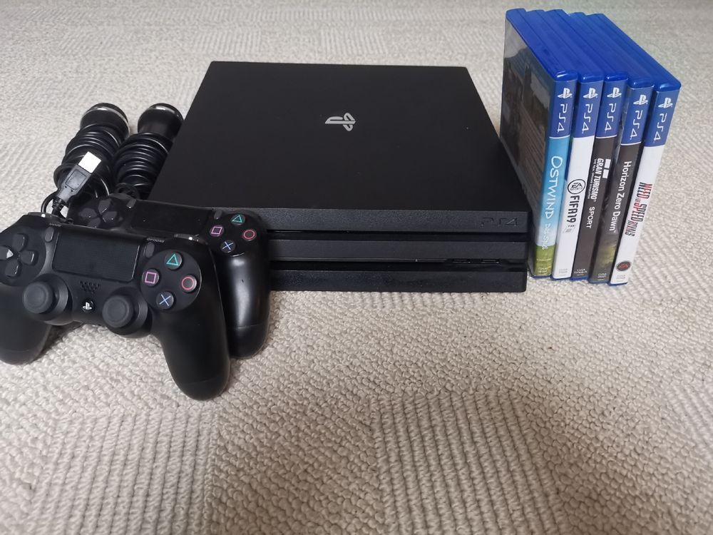 Ps4 Pro + 2 Controller (Gebraucht) in Birsfelden für CHF 175 – nur ...