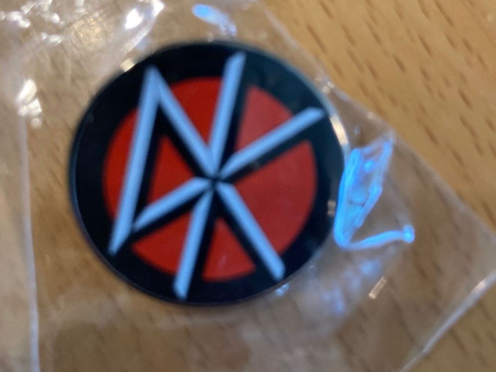 Dead Kennedys Pin Anstecker Punk Metal Rock Band (Neu (gemäss ...