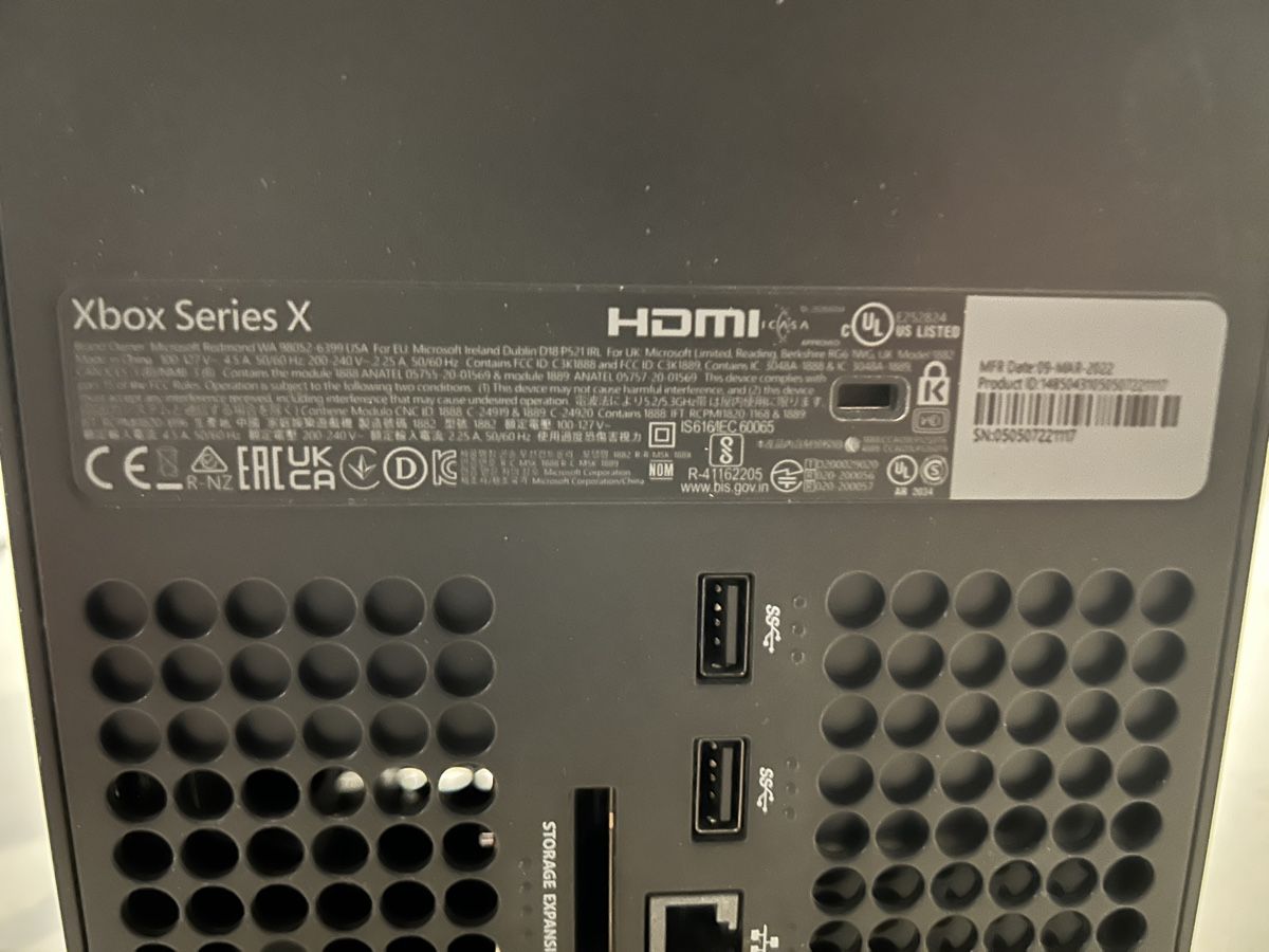 X Box x-Serie mit neuem Controller und neuem Headset (Gebraucht) in ...