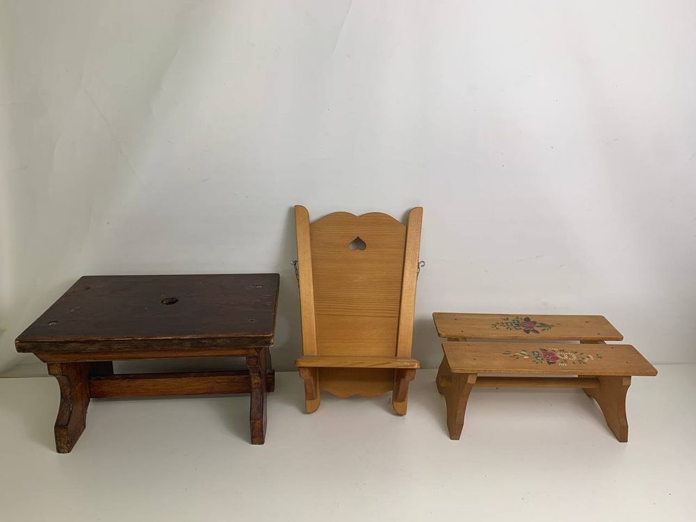 2 Holzhocker und 1 kleines Regal L 9059 (Gebraucht) in Niederönz für ...