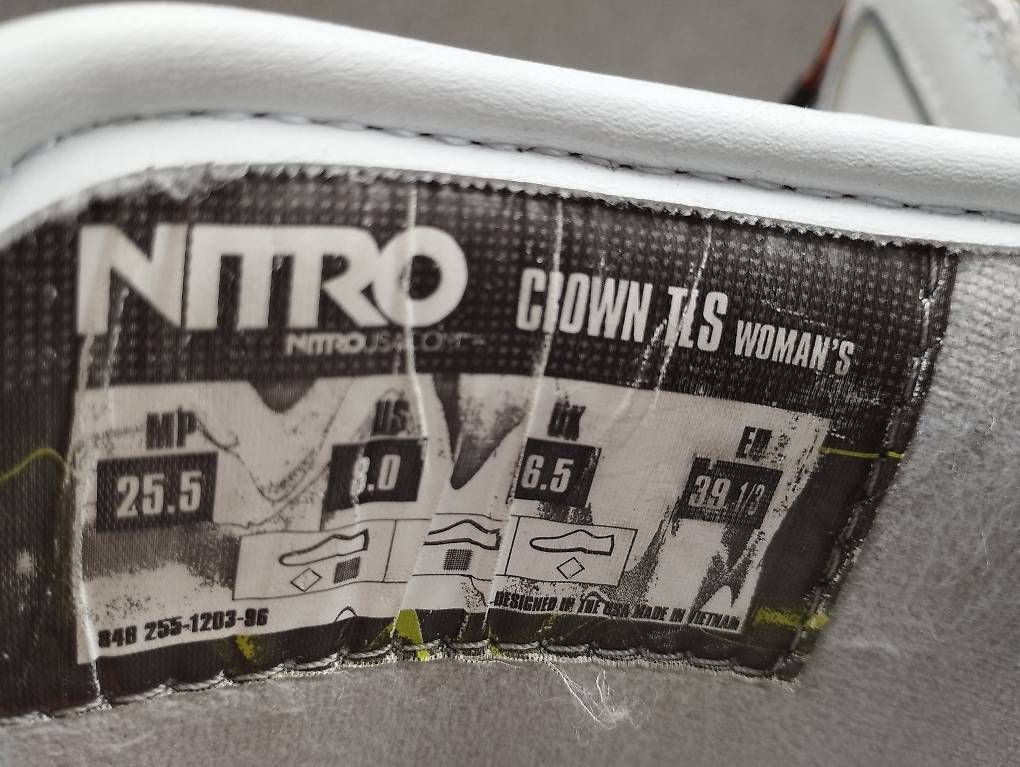 Nitro crown TLS Snowboard Boots Grösse 39 1/3/ MP 25.5 (Neu (gemäss ...