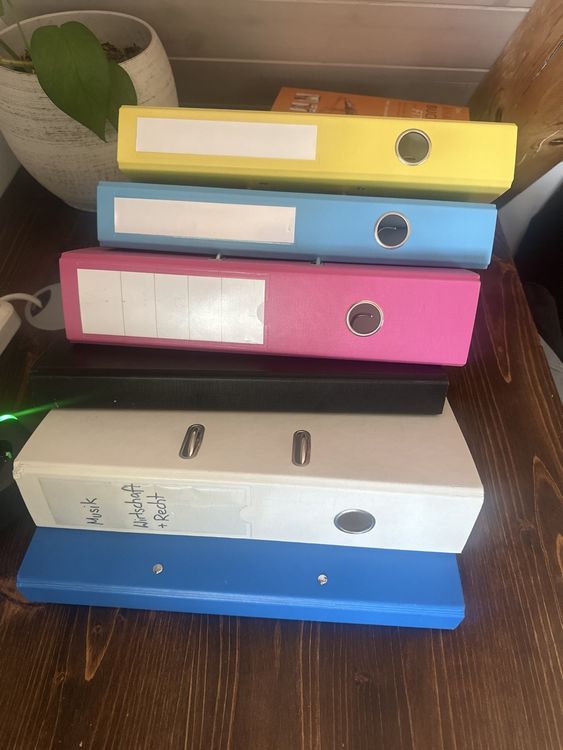 Diverse Ordner (Gebraucht) in Winterthur für CHF 2 – mit Lieferung auf ...