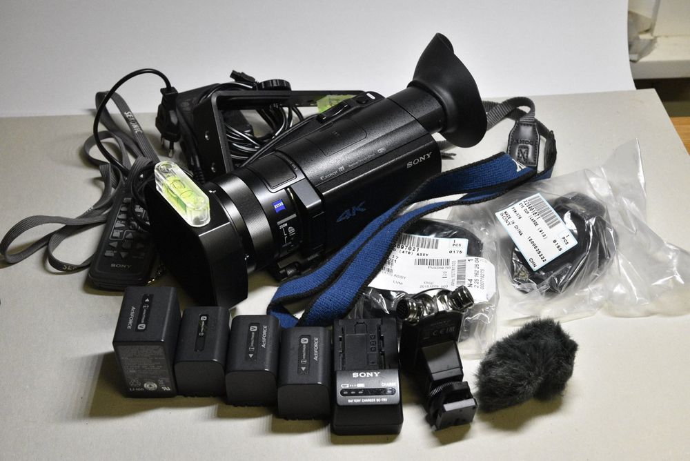 Sony 4K FDR AX100E Camcorder Top Zustand mit viel Zubehör (Gebraucht ...