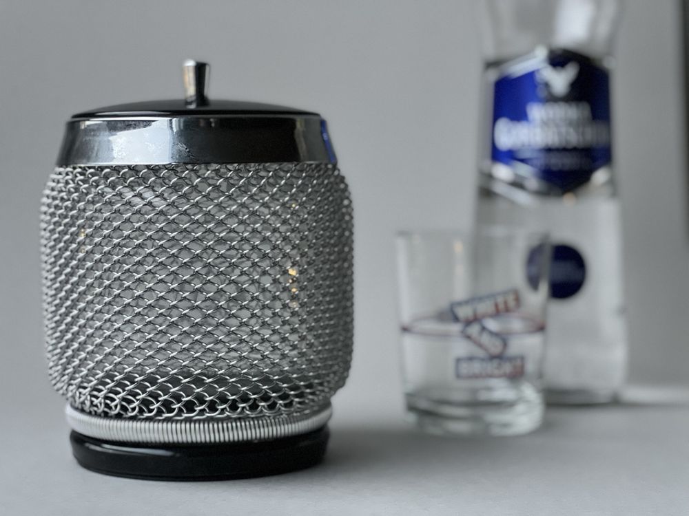 Vintage Art Deco Chrome Mesh Ice Bucket- Great Condition (Gebraucht) in ...