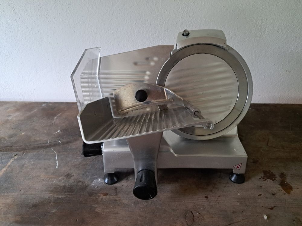 Trancheuse à viande AC077 (Gebraucht) in Biel/Bienne für CHF 90 – mit ...