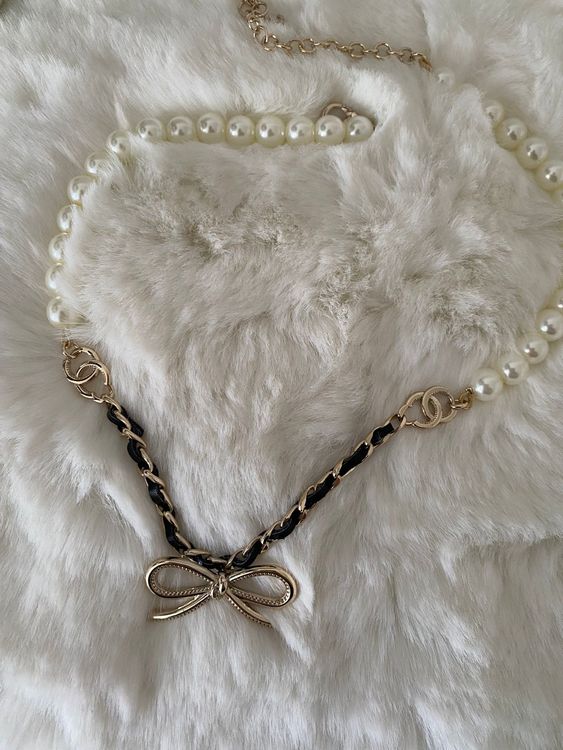 Chanel Gold CC Ribbon Bow Pearl Leather Chain Short Necklace (Gebraucht ...