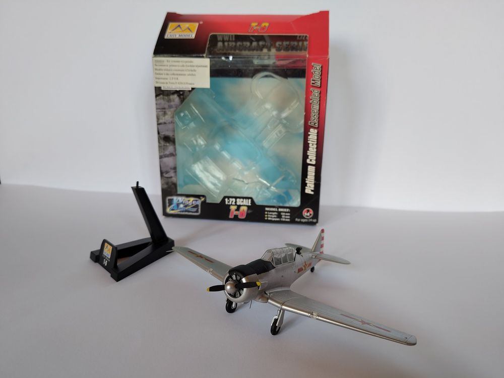 Avion miniature T-6 Easy Model, échelle 1:72 | Kaufen auf Ricardo