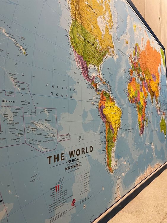 World map with magnetic backboard (Gebraucht) in Zürich für CHF 100 ...
