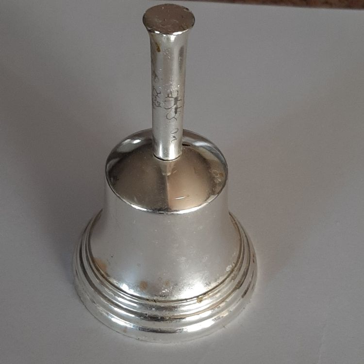 Ravissante petite clochette anglaise (Gebraucht) in Nyon für CHF 10 ...