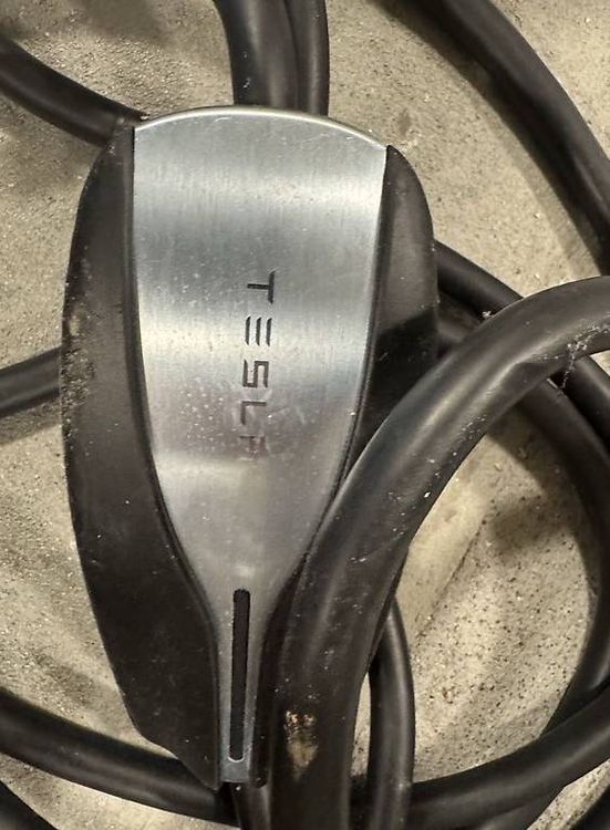 Tesla Mobile Connector UMC (Gebraucht) in Winterthur für CHF 190 – mit ...