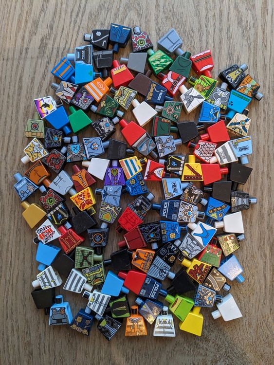 Lego Minifiguren Torsos ohne Arme (Gebraucht) in Port für CHF 1 – mit ...