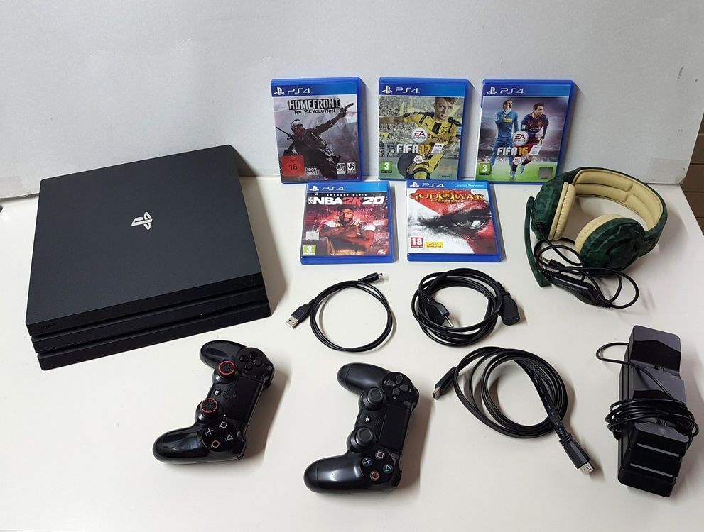 Sony PS 4 Pro Konsole 1 TB mit Zubehör (Gebraucht) in Schüpfheim für ...