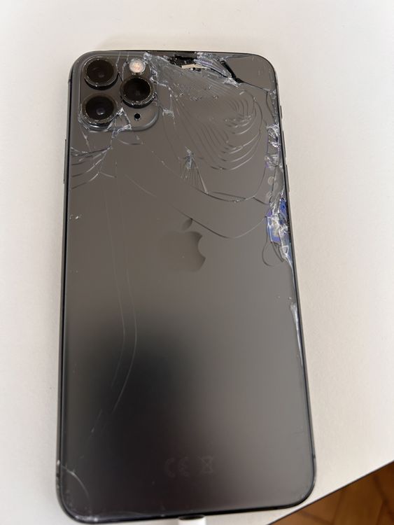 iphone 11 pro max 256gb defekt (Defekt) in Würenlos für CHF 84 – mit ...