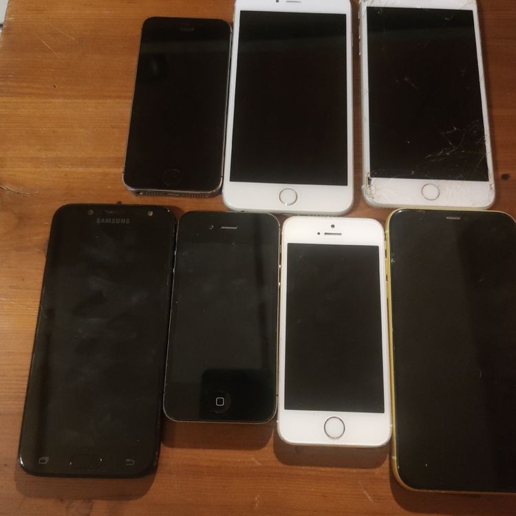 7 gebrauchte Handys/iPhones (Gebraucht) in Silvaplana für CHF 39 – mit ...