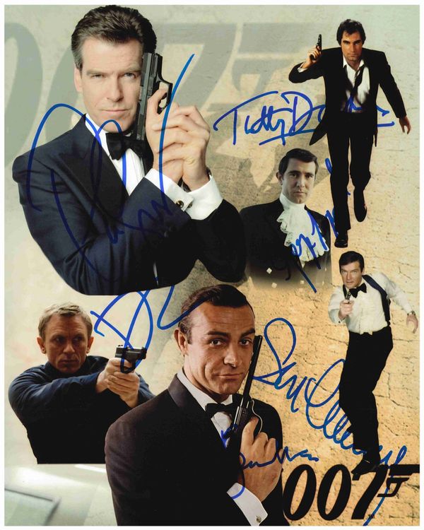 JAMES BOND 007 (CAST) - handsigniert Grossfoto (20x25cm) COA (Gebraucht ...