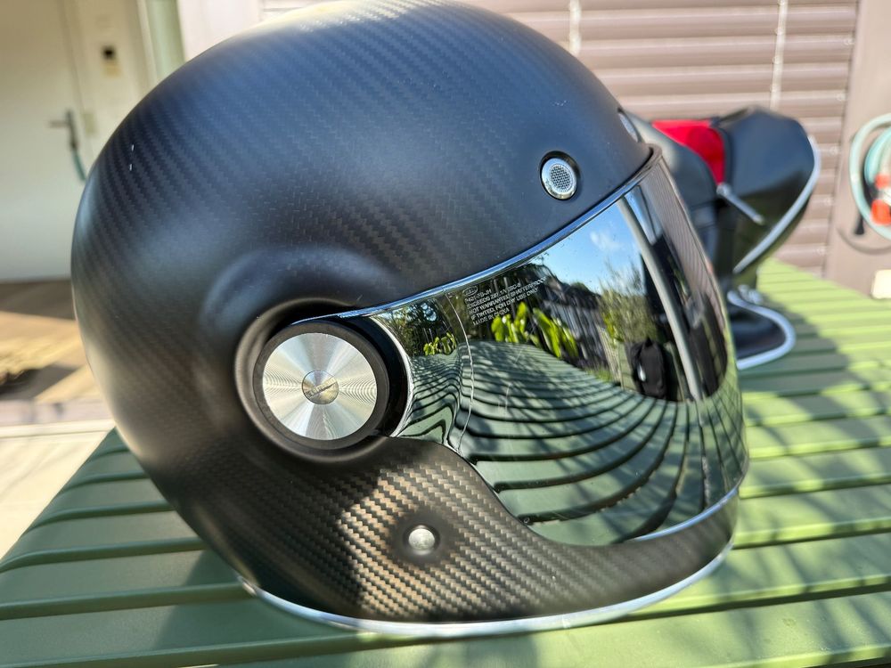 Bell Bullit Carbon Retro Helm (Gebraucht) in Mauren für CHF 205 – mit ...