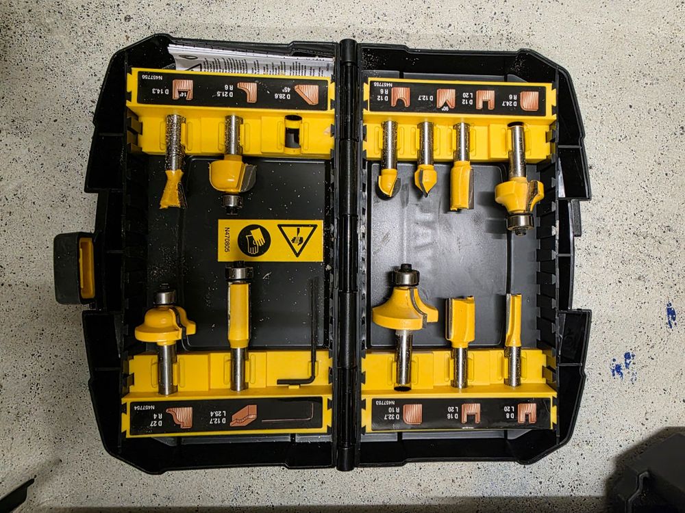 Dewalt Oberfräse DW615-QS Set mit Zubehör im Koffer (Gebraucht) in ...