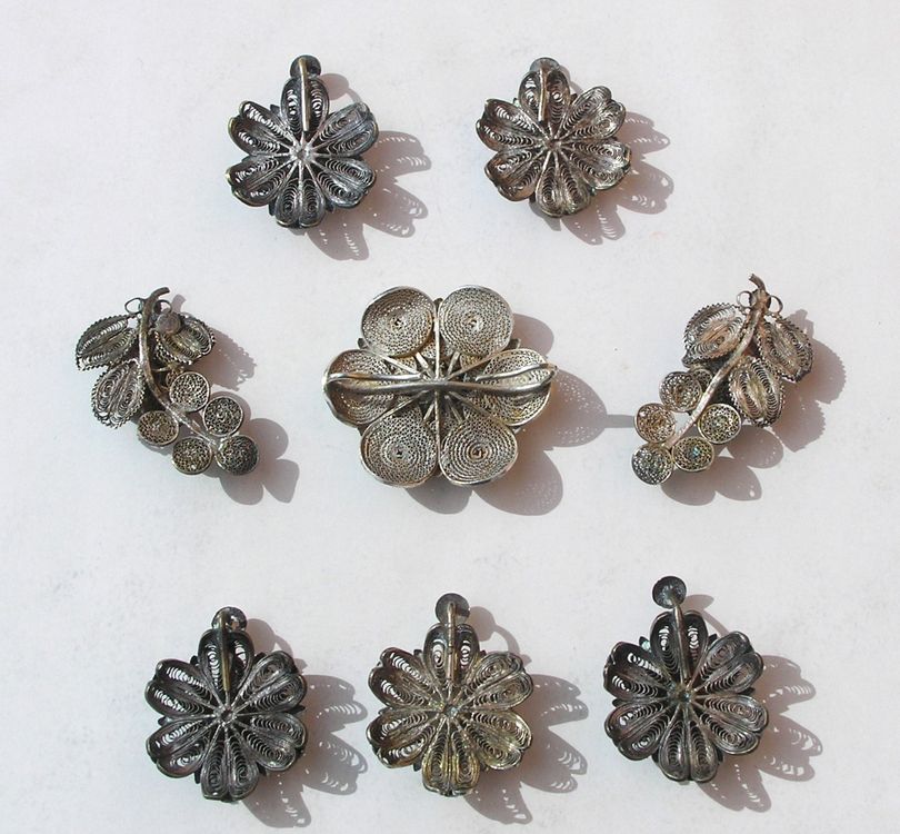 Konvolut alter Trachtenschmuck (Gebraucht) in Grenchen für CHF 100 – mit Lieferung auf Ricardo ...