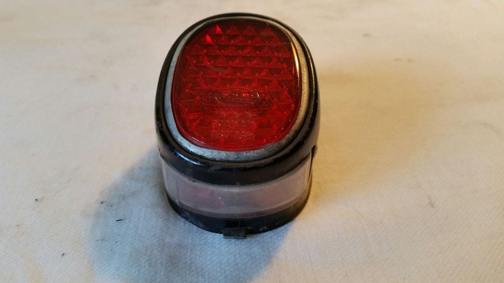 Orginal Rücklichthaube Hella K2424 (Defekt) in für CHF 20 – mit ...