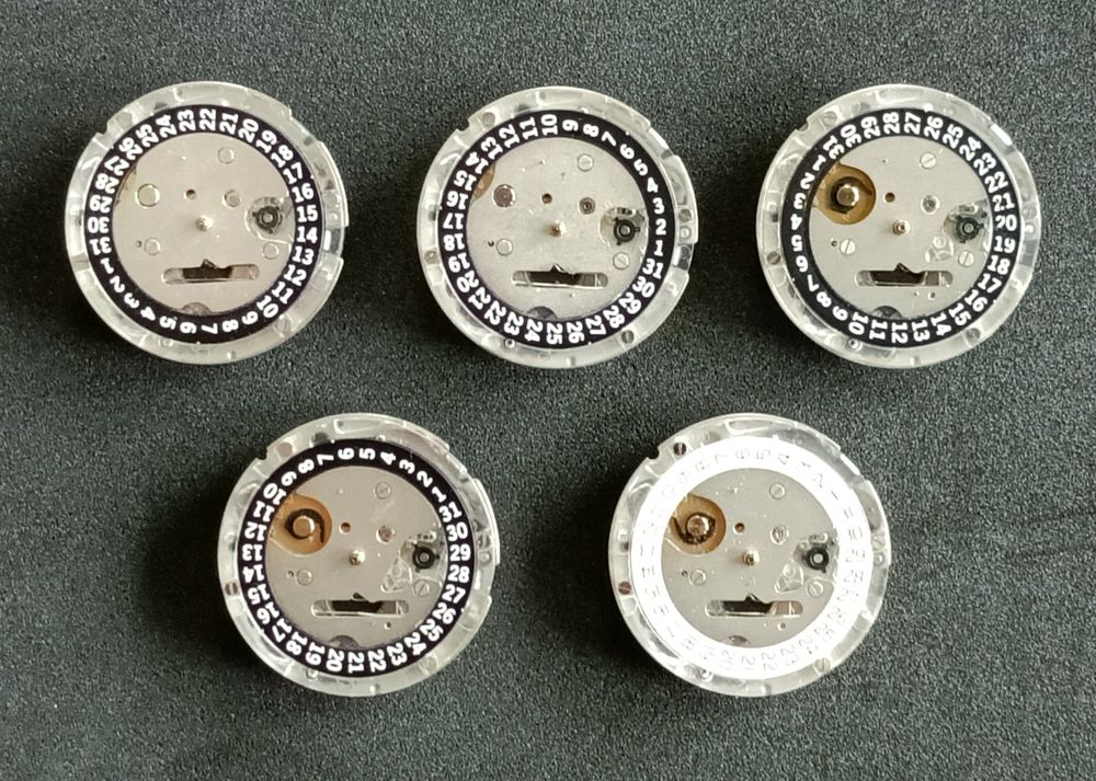 ETA-Tissot Kaliber C01.211 01211 Uhrwerk Chronograph Aut. (Defekt) in ...