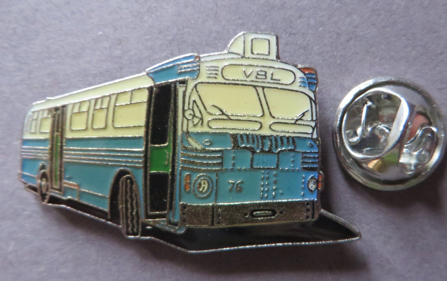 PIN TRANSPORT ÖV VBL BUS CAR TRAM (Gebraucht) in Neuhausen für CHF 1 ...