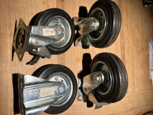 Rollen neu 2 x Bockrollen 2 x Drehrollen Bauhöhe 17 cm (Neu (gemäss ...