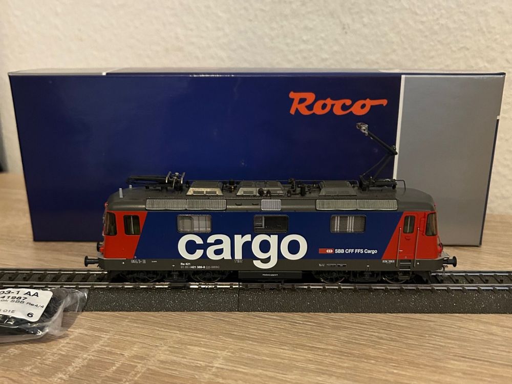 SBB Roco Re 421 389-8 Cargo DC SOUND (Neu und originalverpackt) in ...