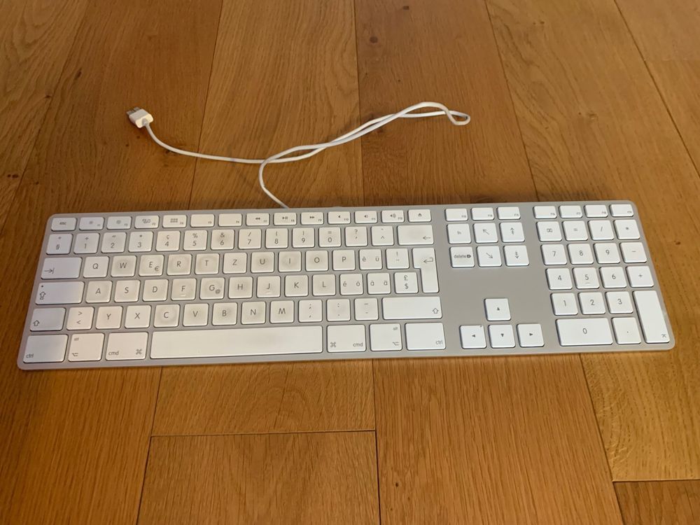 Apple Keyboard mit Zahlenblock (Gebraucht) in Therwil für CHF 10 – mit ...