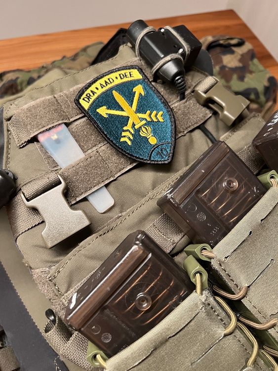Badge AAD 10 DRA DEE mit Klett *** | Kaufen auf Ricardo Badge AAD 10 DRA DEE mit Klett *** | Kaufen auf Ricardo
