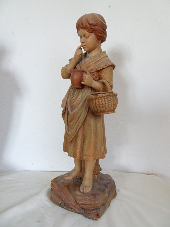 Terracotta Figur Mädchen mit Korb um 1880 Stempel u. nummer. (Gebraucht) in Siebnen für CHF 50 ...
