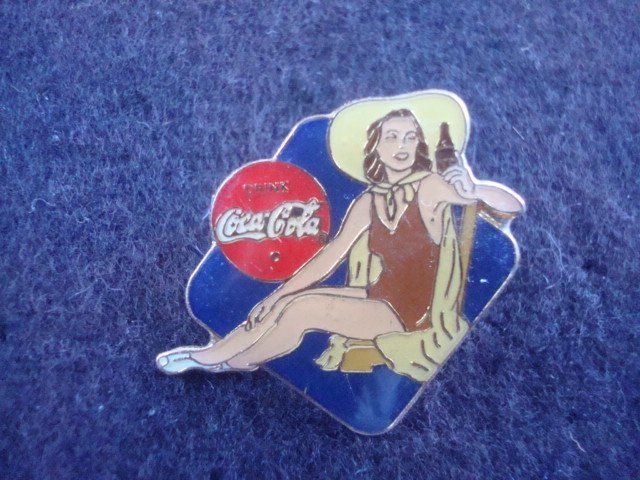 PIN COCA-COLA ( GIL ELGREN) (Gebraucht) in Ostermundigen für CHF 1.1 ...