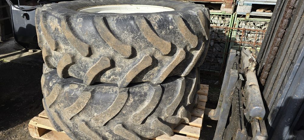 Gebrauchte Traktor Reifen 420/70R28 & 460/85R38 (Gebraucht) in ...