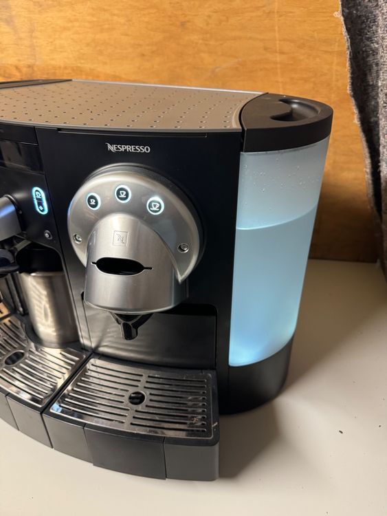 Nespresso Kaffeemaschine CS 220 (Gebraucht) in Zürich für CHF 171 – mit ...