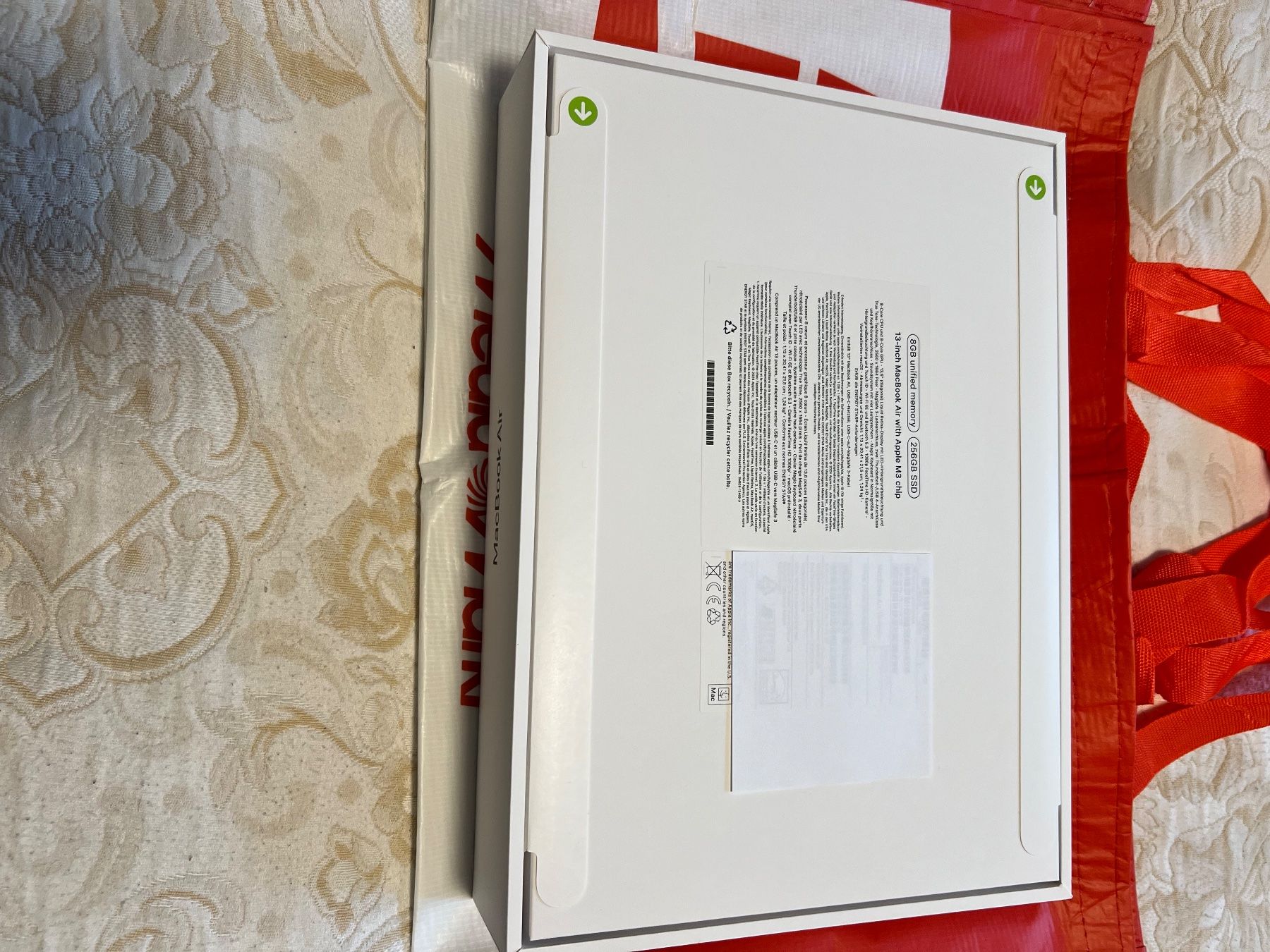 MacBook Air M3 Chip, 13", 8GB RAM, 256GB SSD, Top Zustand (Neu und ...