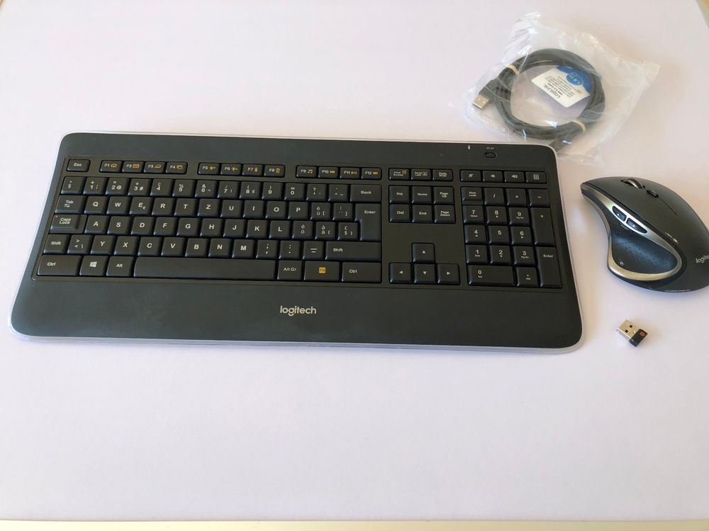 LOGITECH Wireless Illuminated Keyboard K800 + Performance MX (Gebraucht ...