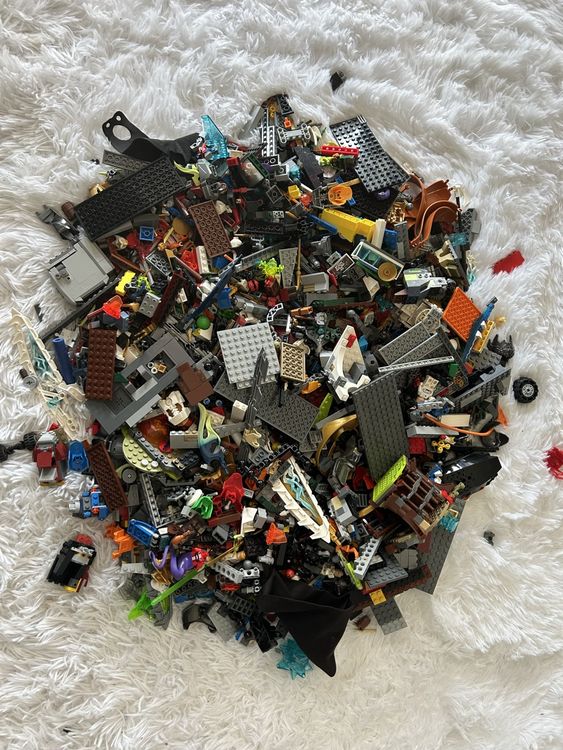 Lego vrac 5kg environ (Gebraucht) in Presinge für CHF 100 – mit ...