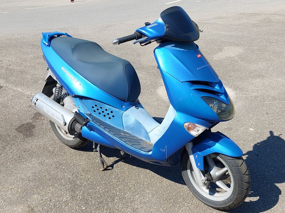 Aprilia Leonardo 125 Roller Scooter ab 1 Fr. Defekt (Defekt) in ...