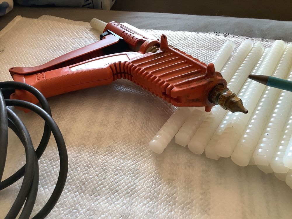 3M Heissklebepistole POLYGUN LT & >5kg Quadrack Kartuschen (Gebraucht ...