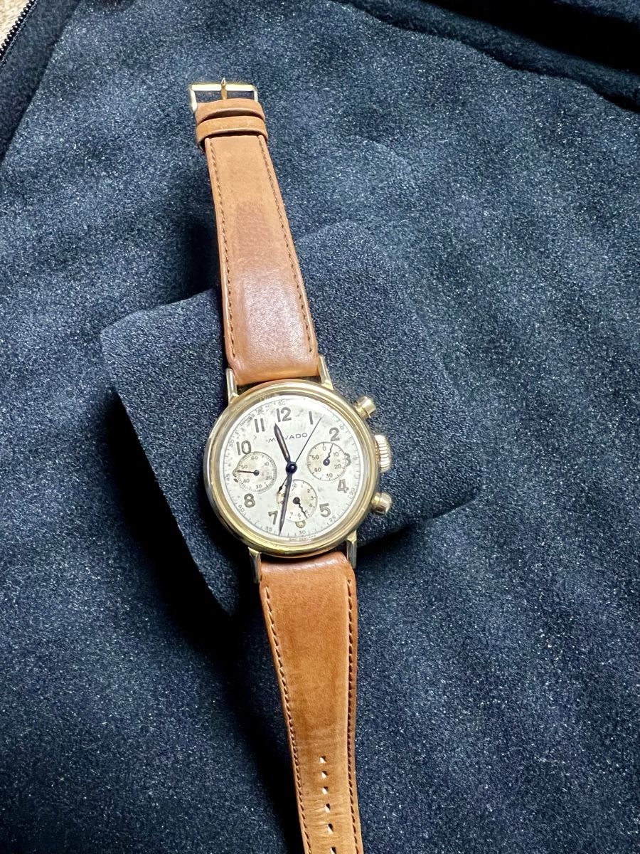 Movado Chronographe OR jaune Vintage, bracelee cuir , Suisse (D ...