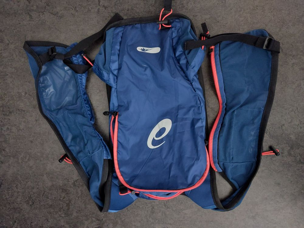 Small running / walking bag Asics | Kaufen auf Ricardo