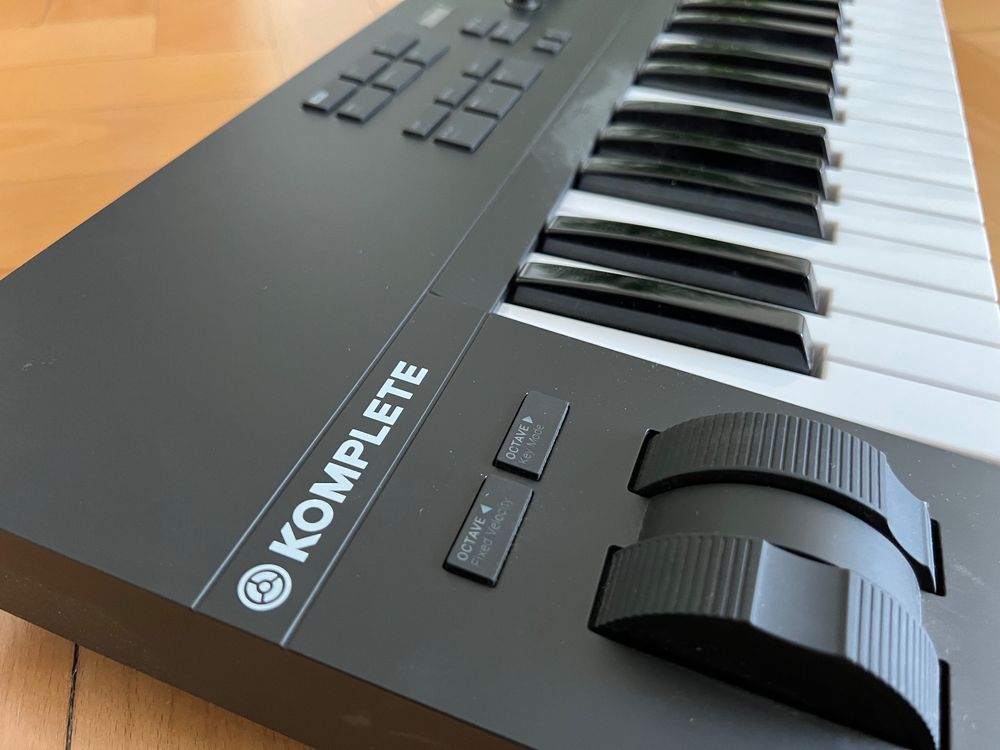 Midi Keyboard Controller Komplete (wie Neu) (Gebraucht) in Luzern für ...