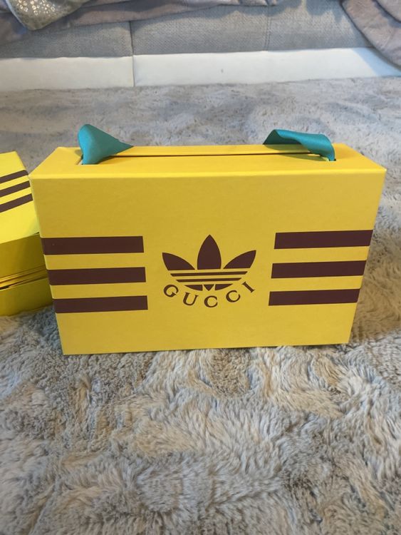 Gucci Karton Tasche (Gebraucht) in gattikon für CHF 5 – mit Lieferung auf Ricardo kaufen