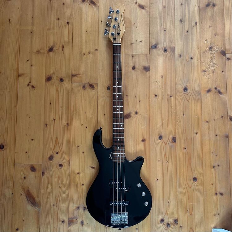 Godin Freeway 4 E-Bassgitarre (Gebraucht) in Zürich für CHF 190 – nur ...