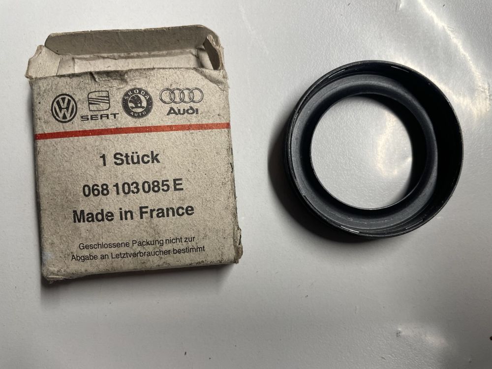 Joint spi neuf - bague VW, Seat, Skoda, Audi - 068 103 085 E (Neuf avec ...