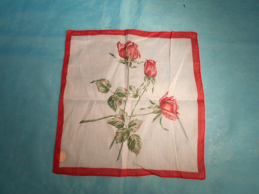 Taschentuch mit drei roten Rosen, roter Rand | Kaufen auf Ricardo Taschentuch mit drei roten Rosen, roter Rand | Kaufen auf Ricardo