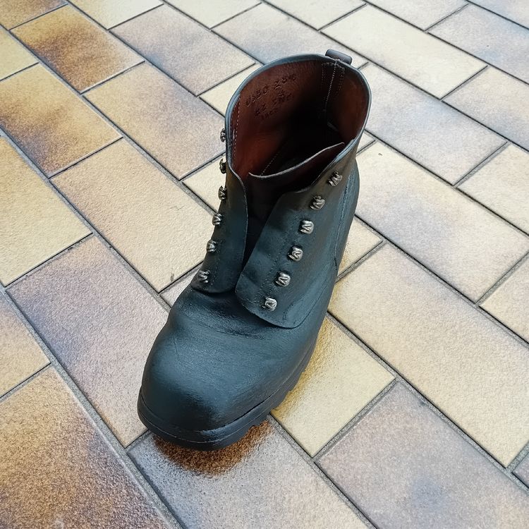 Einzelner Militärschuh OSBO (Gebraucht) in Stein AR für CHF 4 – mit Lieferung auf Ricardo kaufen